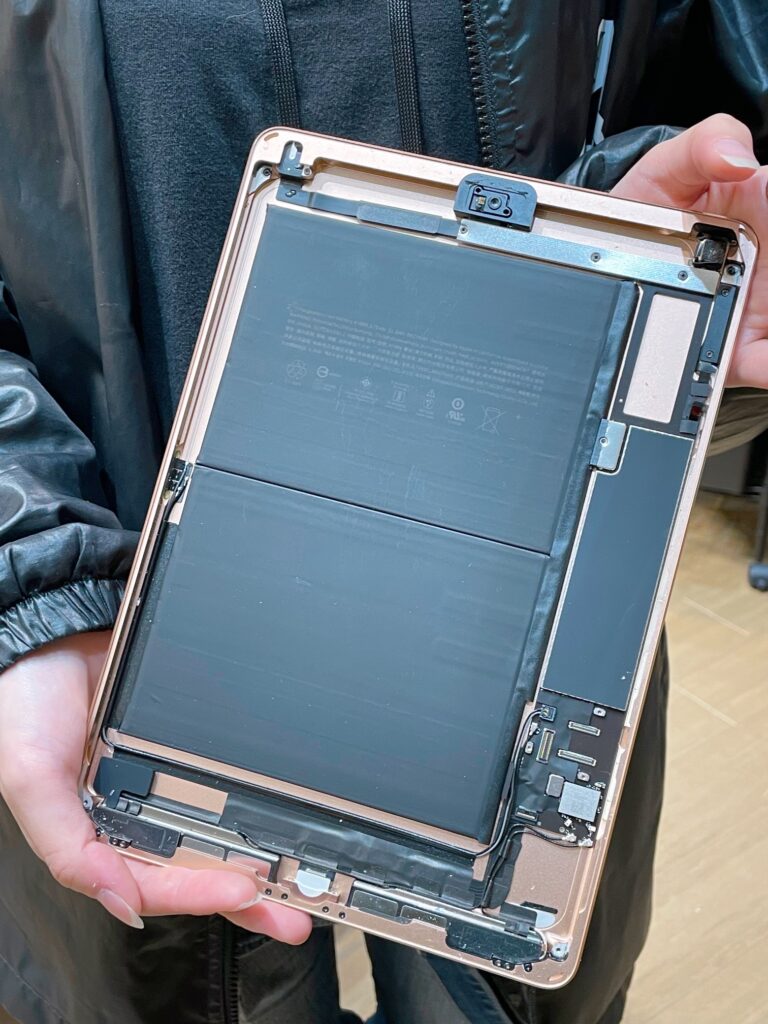 iPad6 フロントガラス交換修理【江東区豊洲よりご来店】 - スマートクールららテラス HARUMI FLAG店